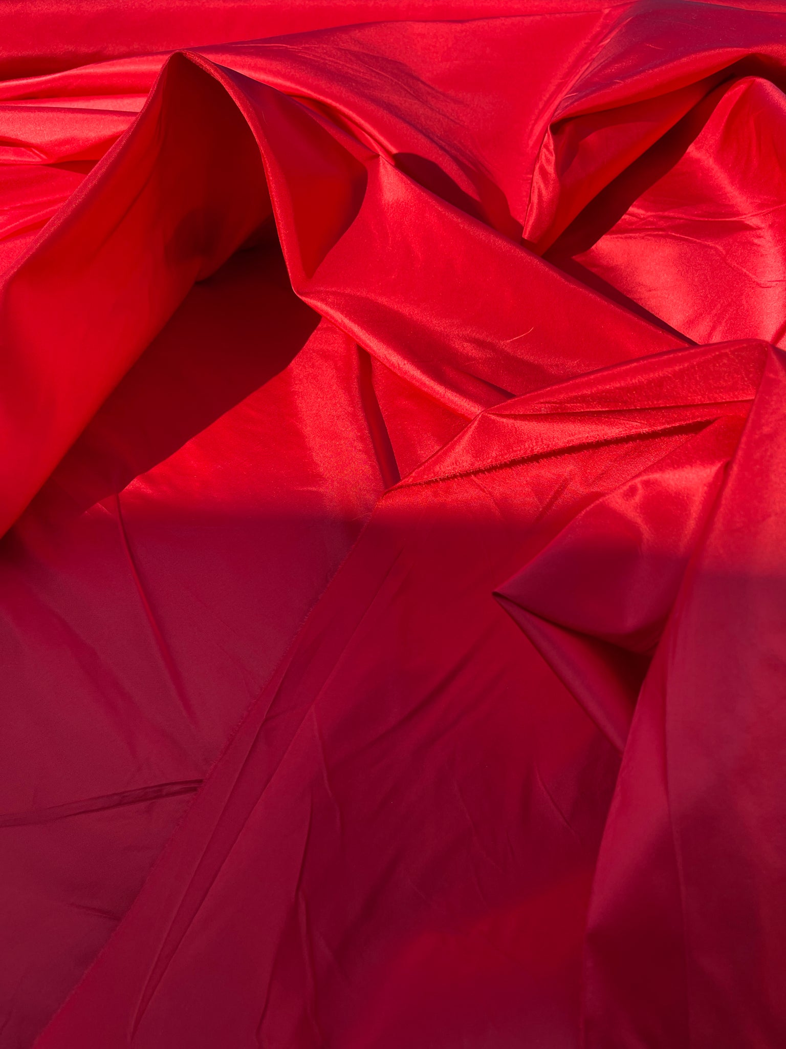 Fabulous Quality Silk Taffeta - QUITE RED!!! – Silks4Less